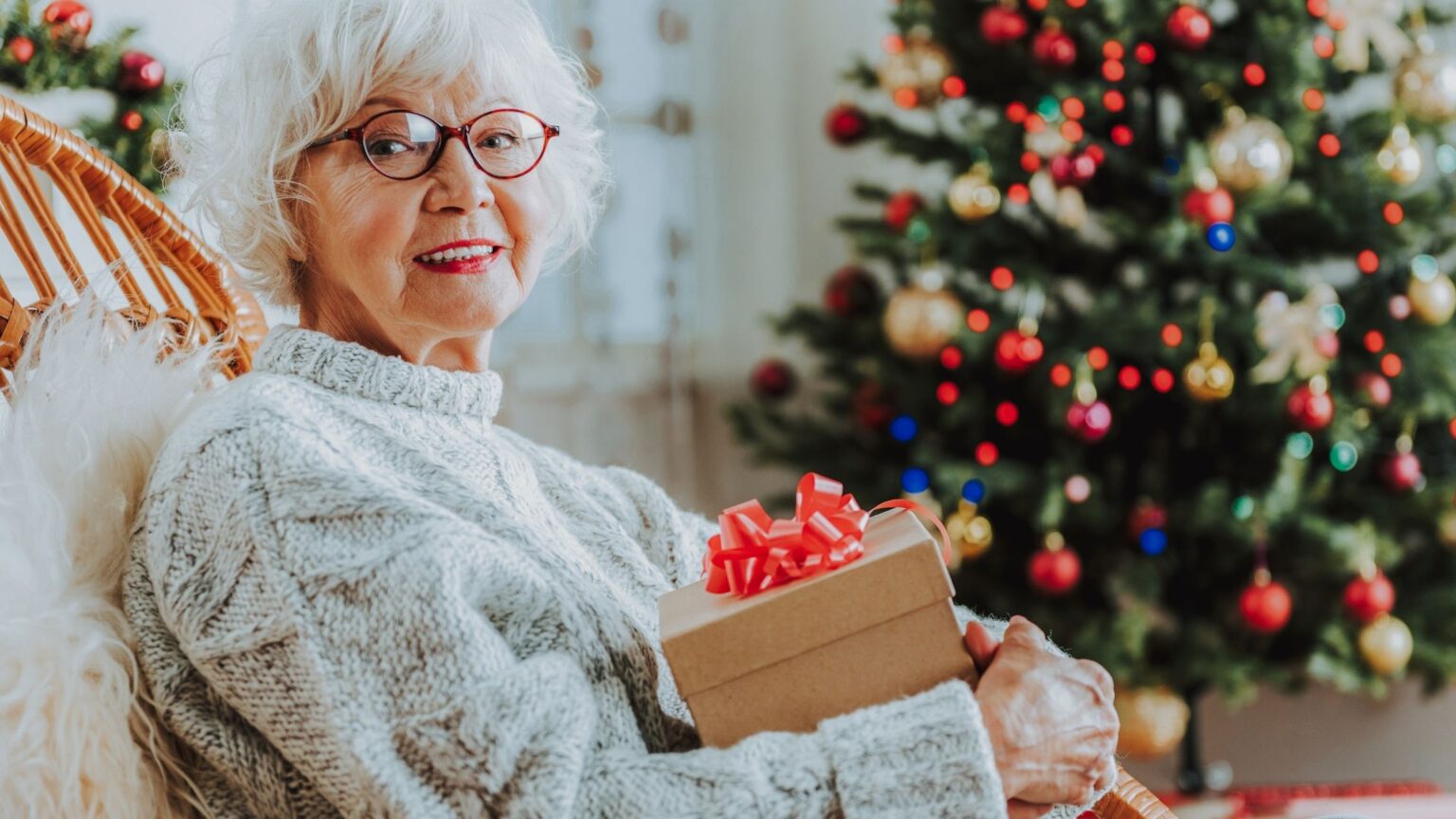 12 Best Gifts for Older Women that are Unique and Thoughtful